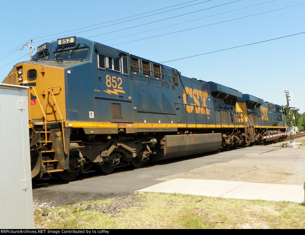 CSX 852